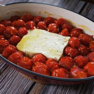 1.58 Qt Enameled Cast Iron Oval Roaster, Casserole Dish, Lasagna Pan, Deep Roasting Pan, for Cooking and Baking - Small 13.4" x 8.46" - Red