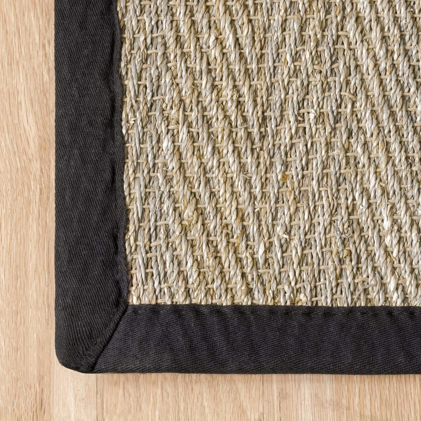 nuLOOM Larnaca Seagrass Herringbone Indoor/Outdoor Accent Rug, 3x4, Black