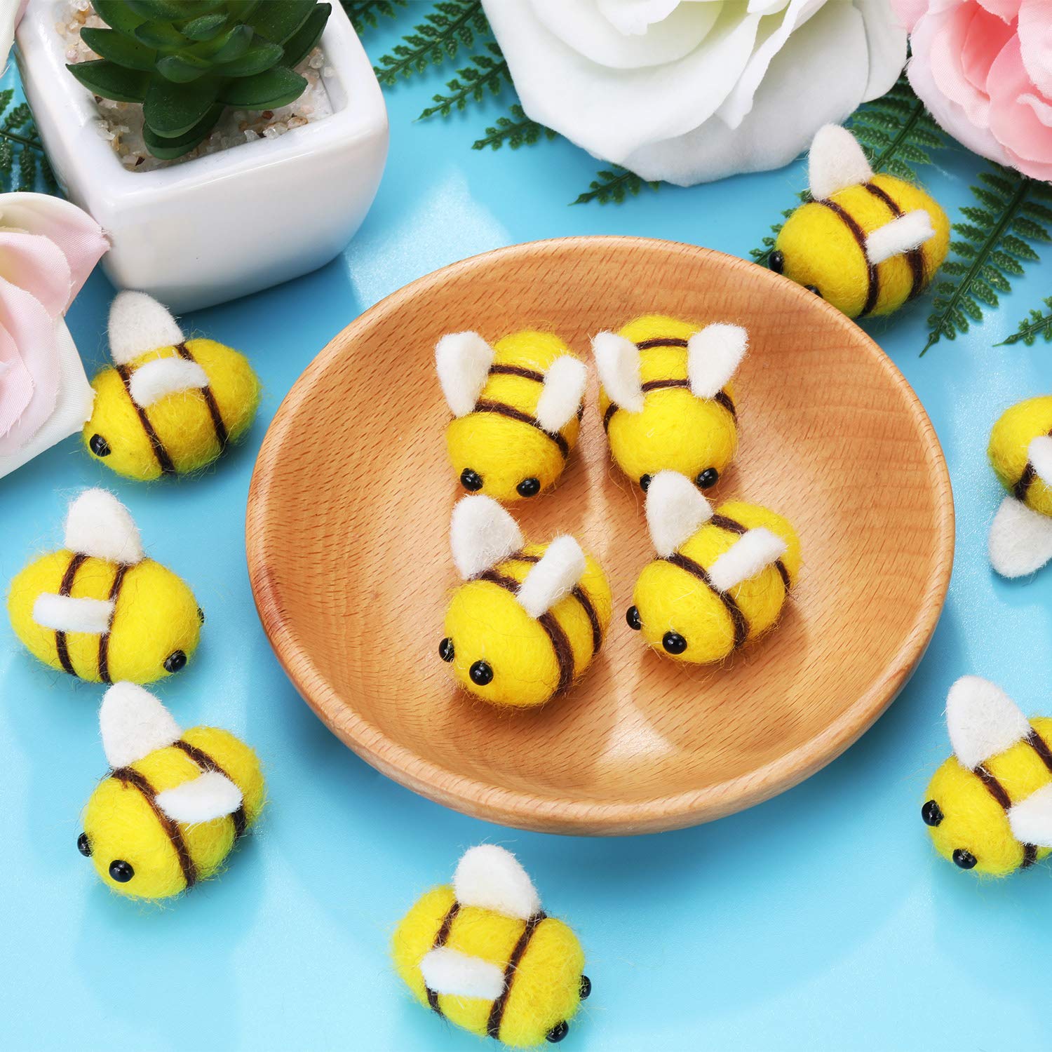 12 Pieces Wool Felt Bee Mini Crafts Bee for Baby Shower Gender Reveal Craft Scrapbooking DIY Decoration Nursery Tent Christmas Decoration