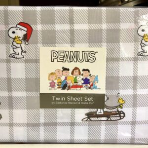 Burkshire Home Snoopy SANTA Peanuts TWIN SIZE Sheet Set (christmas holiday)