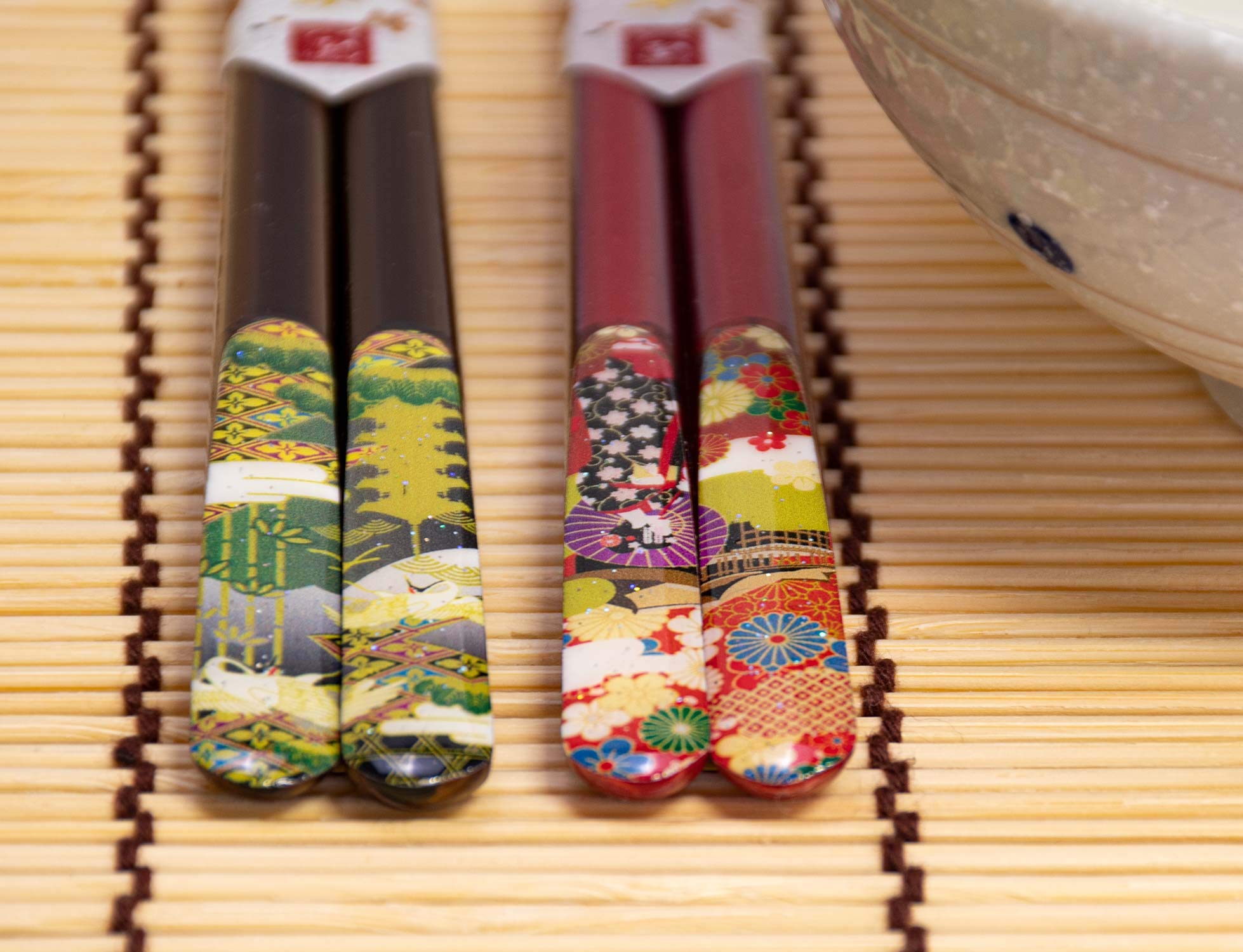 Kawai Japanese Wooden Chopsticks Reusable 2 Pairs in Gift Box, Nippon Scenery Red and Purple [ Made in Japan /Handcrafted ]