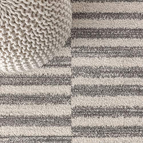 JONATHAN Y MOH204A-4 Lyla Offset Stripe Indoor Farmhouse Area-Rug Bohemian Minimalistic Striped Easy-Cleaning Bedroom Kitchen Living Room Non Shedding, 4 X 6, Grey