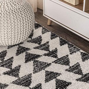 JONATHAN Y MOH206A-8 Aisha Moroccan Triangle Geometric Indoor Farmhouse Area-Rug Bohemian Minimalistic Easy-Cleaning Bedroom Kitchen Living Room Non Shedding, 8 X 10, Cream,Black