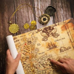 Gejoy Halloween Detailed Treasure Map Pirate Map Gold Secret Sea Historical Theme Home Decoration, Pirate Toy Compass Necklace Plastic Coins Pirate Theme Party Supplies