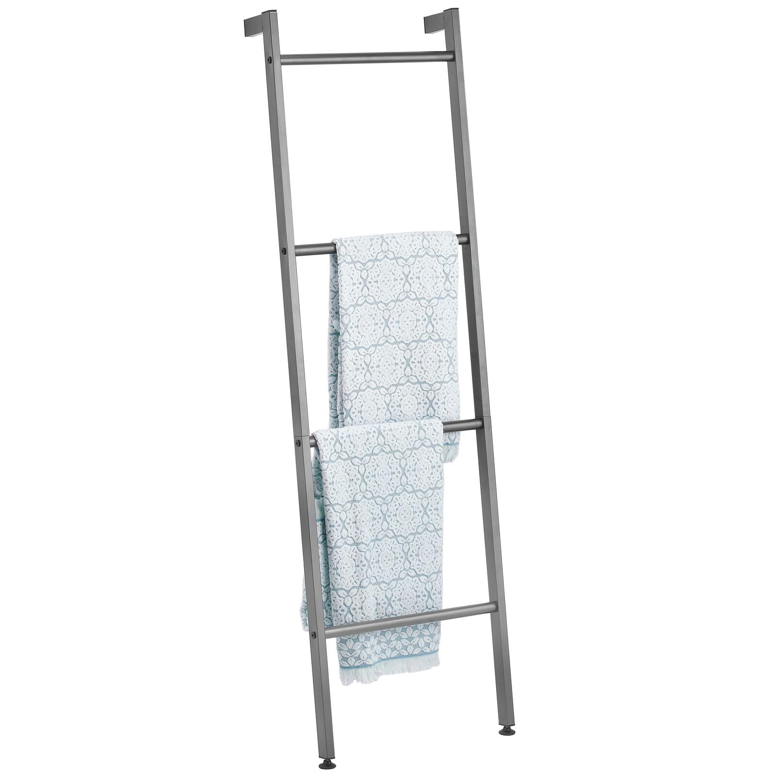 mDesign Metal Leaning Blanket and Towel Ladder - Blanket Ladder for Bedroom and Towel Ladder for Bathroom - Throw/Quilt Display Holder Rack - Nursery Wall Ladder - Blanket Ladder Decor - Graphite Gray