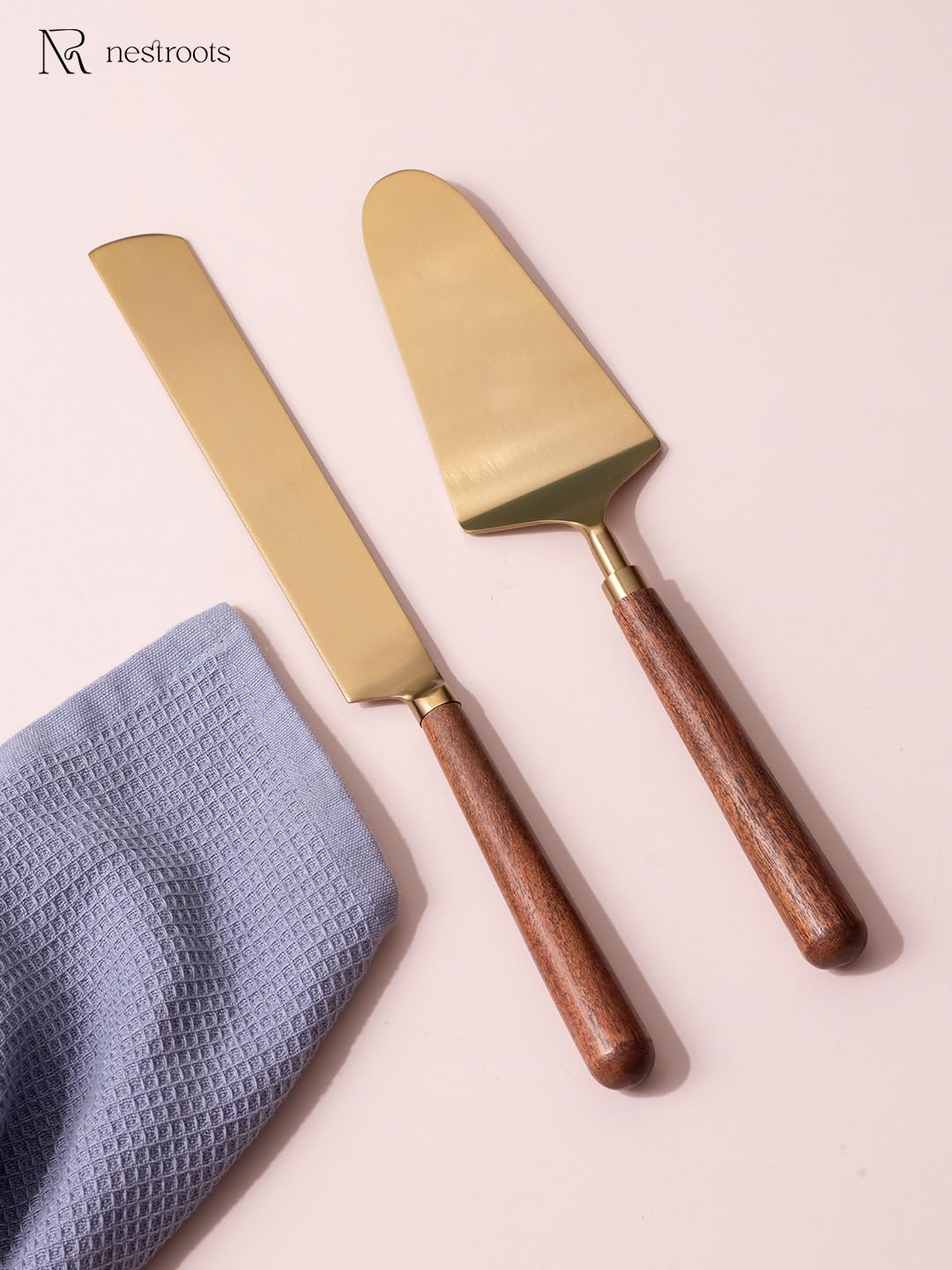 nestroots Cake Cutting Knife Server Serrated Knife Set Of 2 Dessert Server Gold With Mango Wood Handle