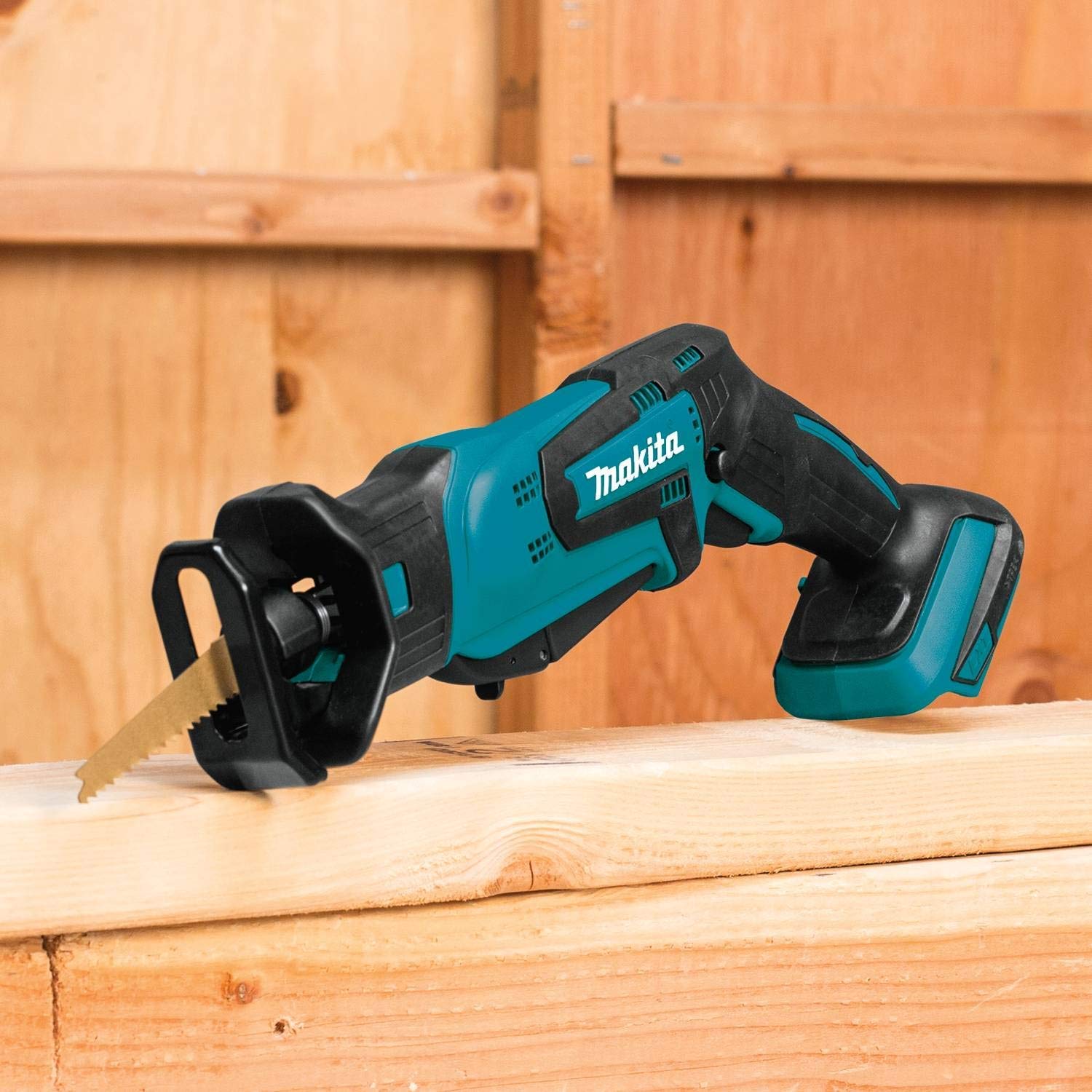 Makita XRJ01Z-R 18V Cordless LXT Lithium-Ion Compact Recipro Saw (Tool Only) (Renewed)