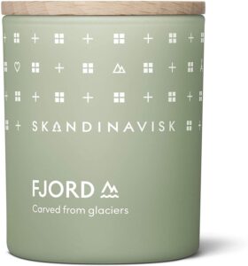 skandinavisk fjord scented candle. fragrance notes: apple and pear blossom, orchard fruits and redcurrants. 7.0 oz.