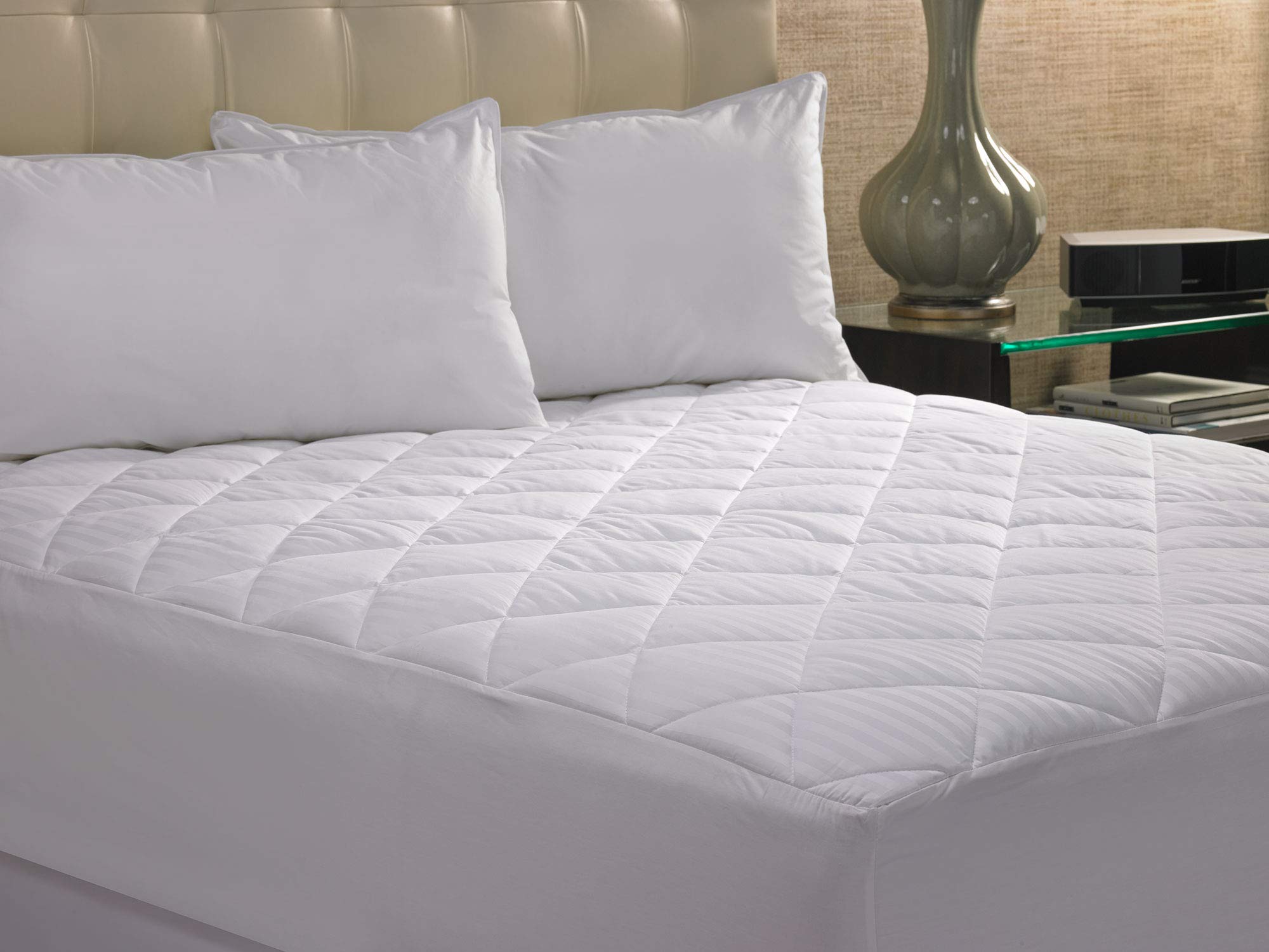 The Ritz-Carlton Mattress Pad - Hypoallergenic, Diamond Quilted Mattress Topper - 18" Deep - Queen