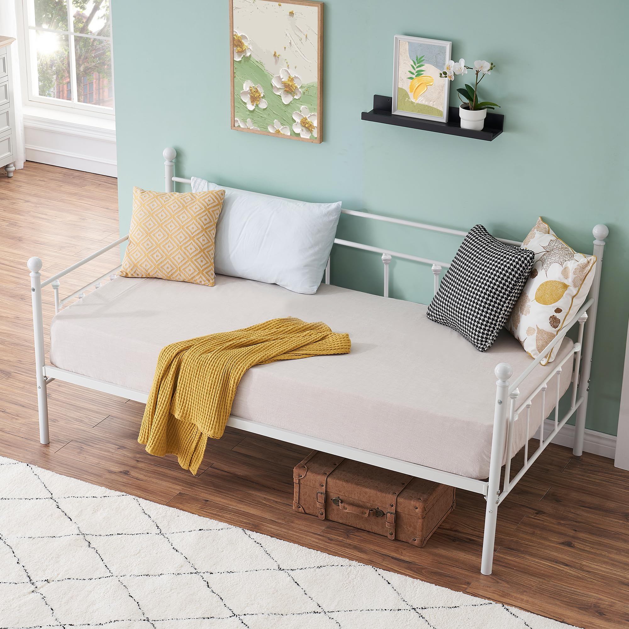 VECELO Daybed, Metal Twin Bed Frame with Headboard, Heavy Duty Steel Slats Support for Living Room Bedroom Guest Room, Easy Assembly