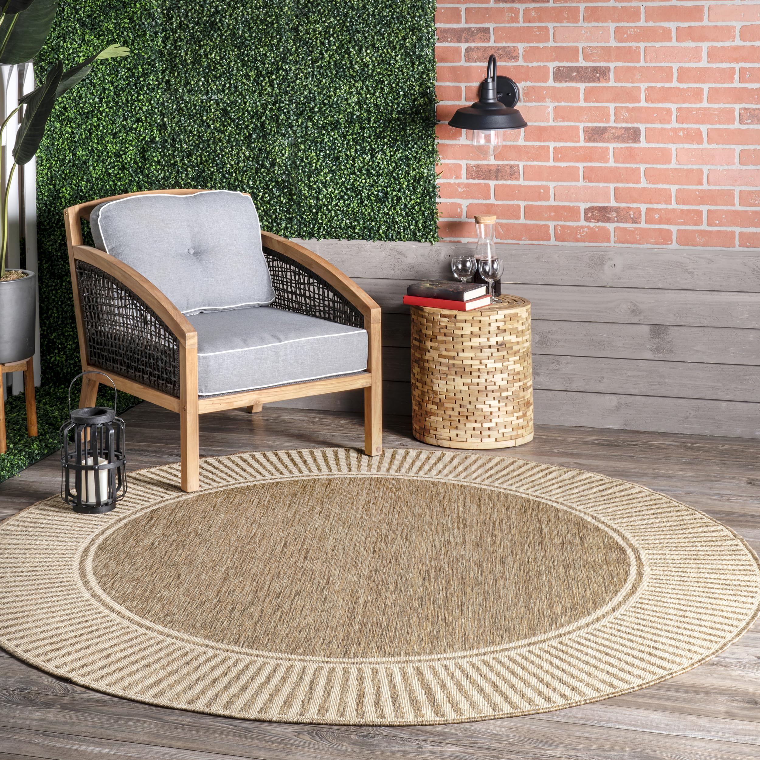 nuLOOM 7' Round Outdoor Area Rug, Casual Design With Striped Border, Stain Resistant, Highly Durable, For Patio, Balcony, Bedroom, Living Room, Dining Room, Bathroom, Light Brown