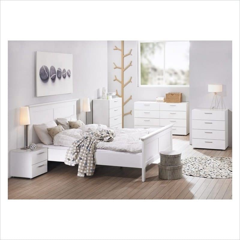 Home Square Scandinavian Look 3 Piece Bedroom Set 8 Drawer Double Dresser and Two Nightstand in White