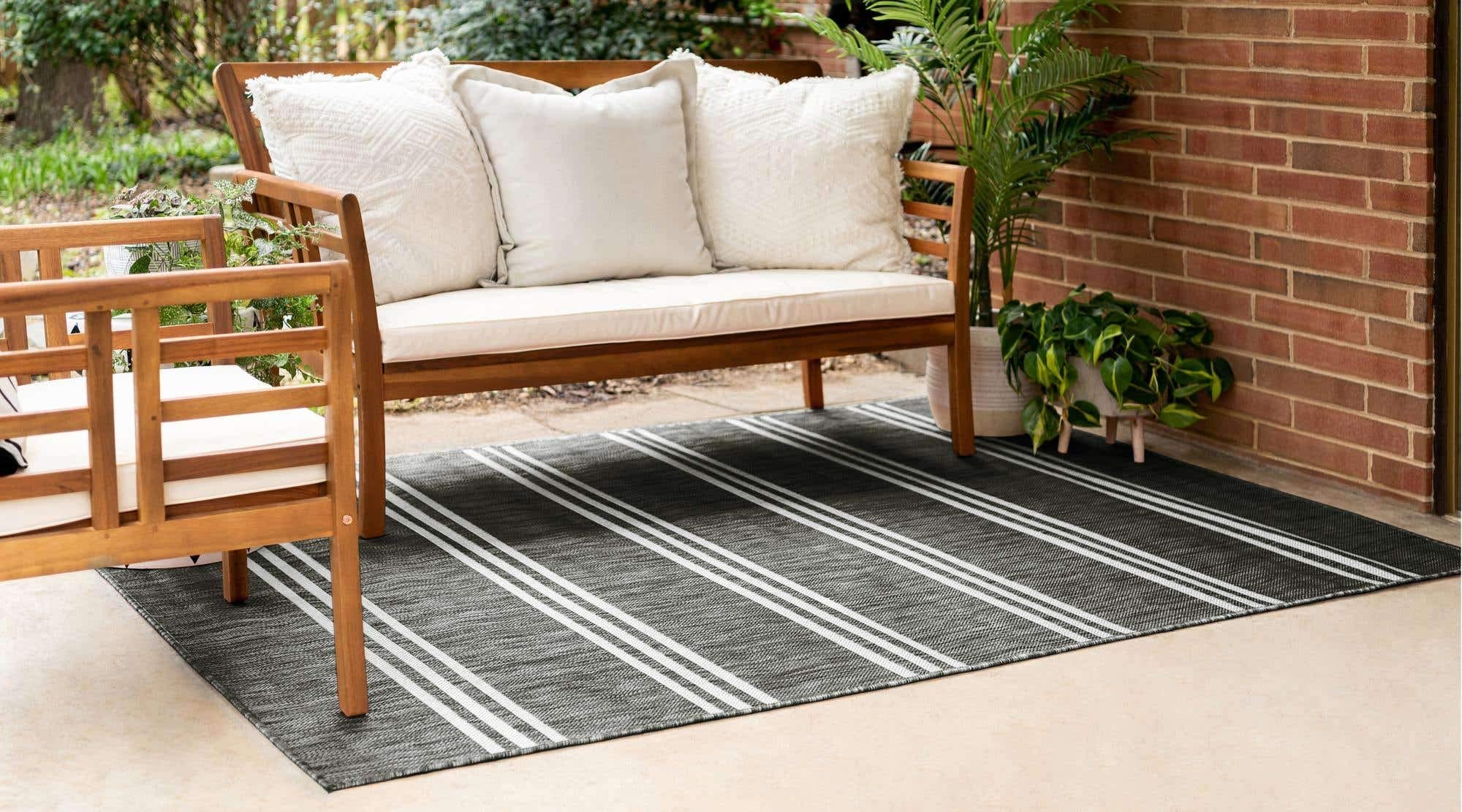 Unique Loom Outdoor Collection Area Rug - Anguilla (4' 1" x 6' 1" Rectangle, Charcoal/ Ivory)