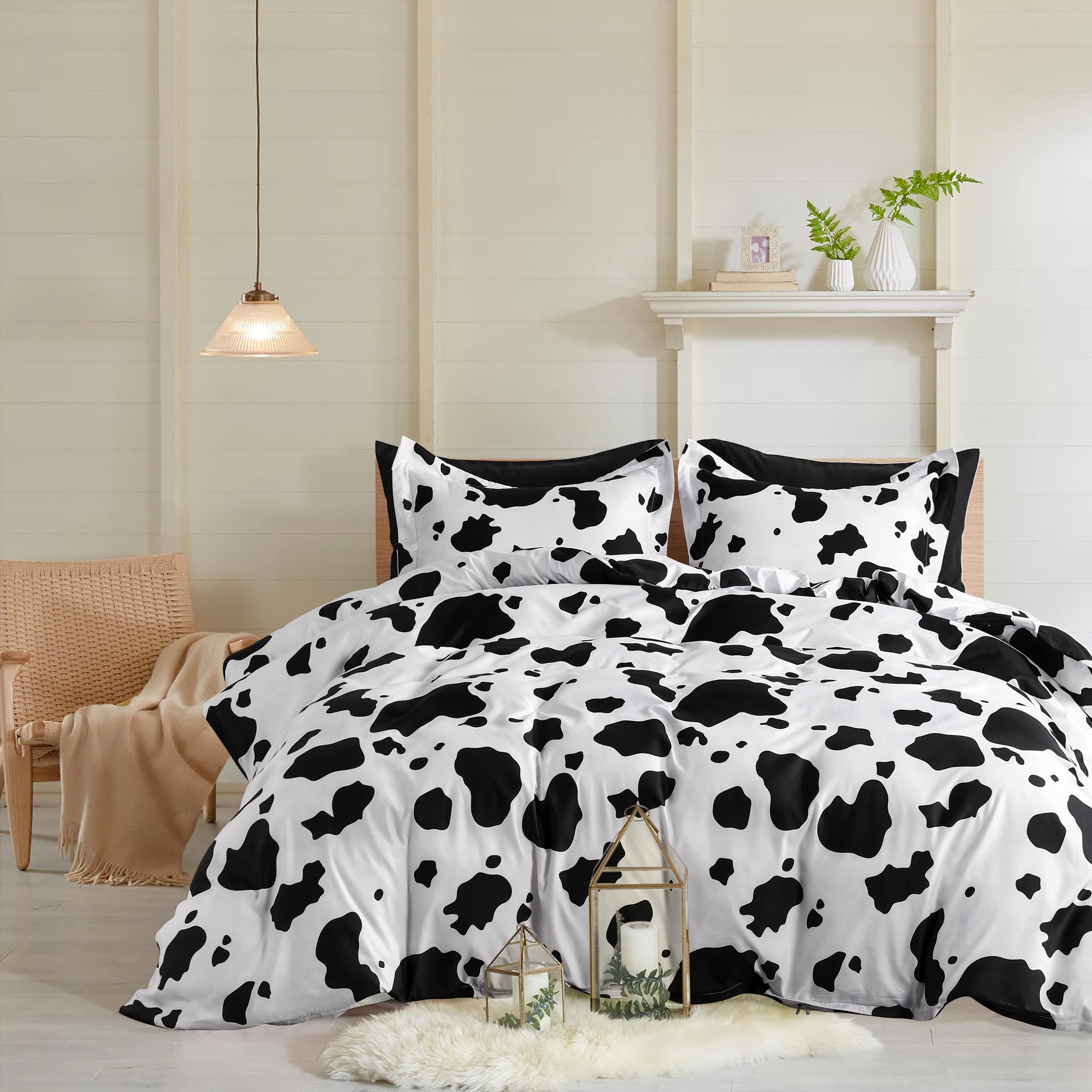 BEDSUM 2 Pieces Microfiber Queen Duvet Cover Set, Ultra Soft Milk Cow Printed Comforter Cover Set with Zipper Closure and Corner Ties, Black and White