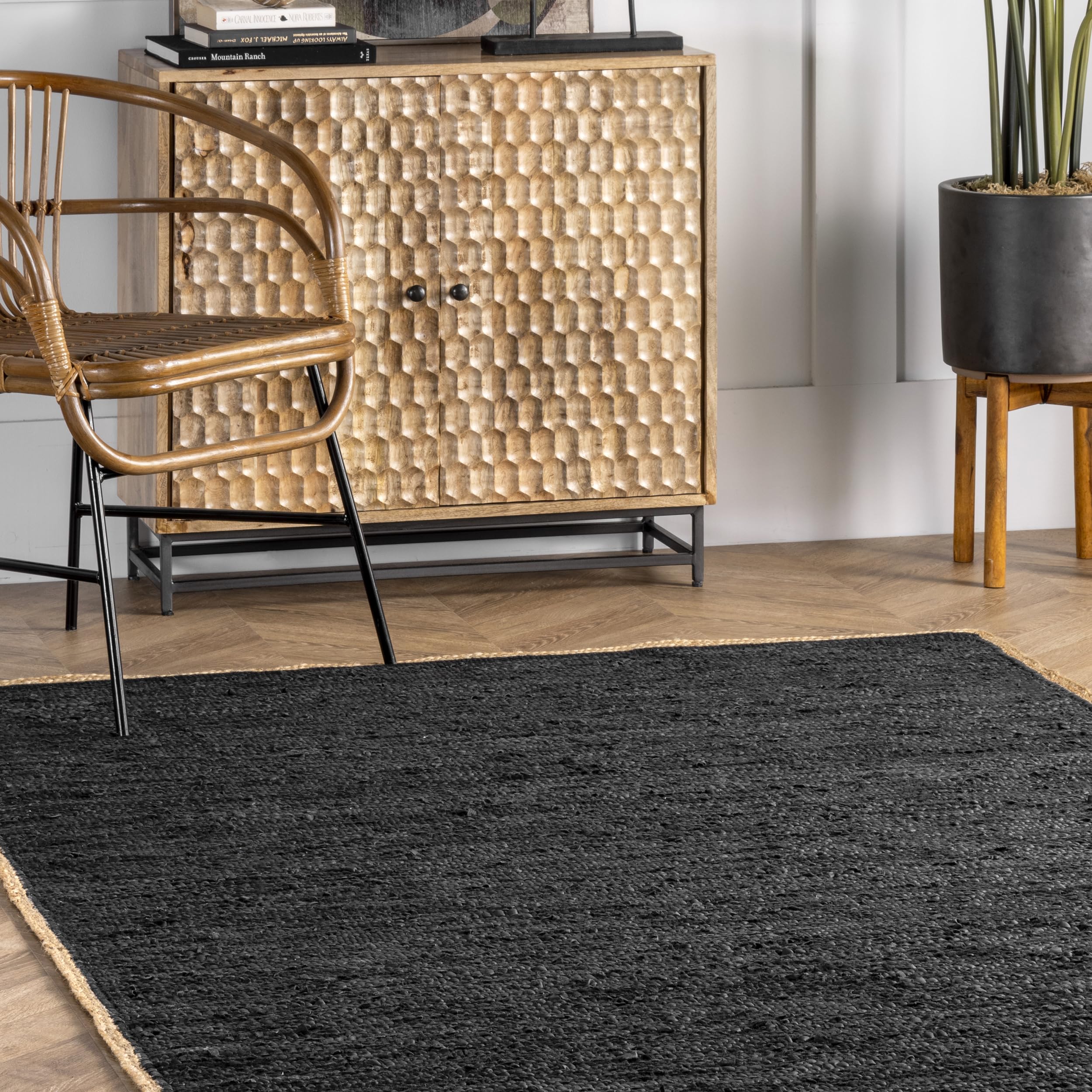 nuLOOM Sabby Hand Woven Leather Flatweave Area Rug, 4x6, Black