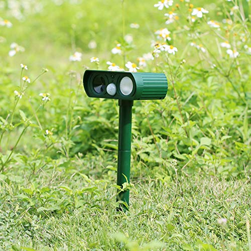 Animal Repellent Solar Powered Ultrasonic Animal Repellent Motion Sensor and Flashing Light Outdoor Weatherproof Farm Garden Lawn for Cat Dog Coyote Bird Skunk Snake Raccoon Rabbit Squirrel (1 Pack)