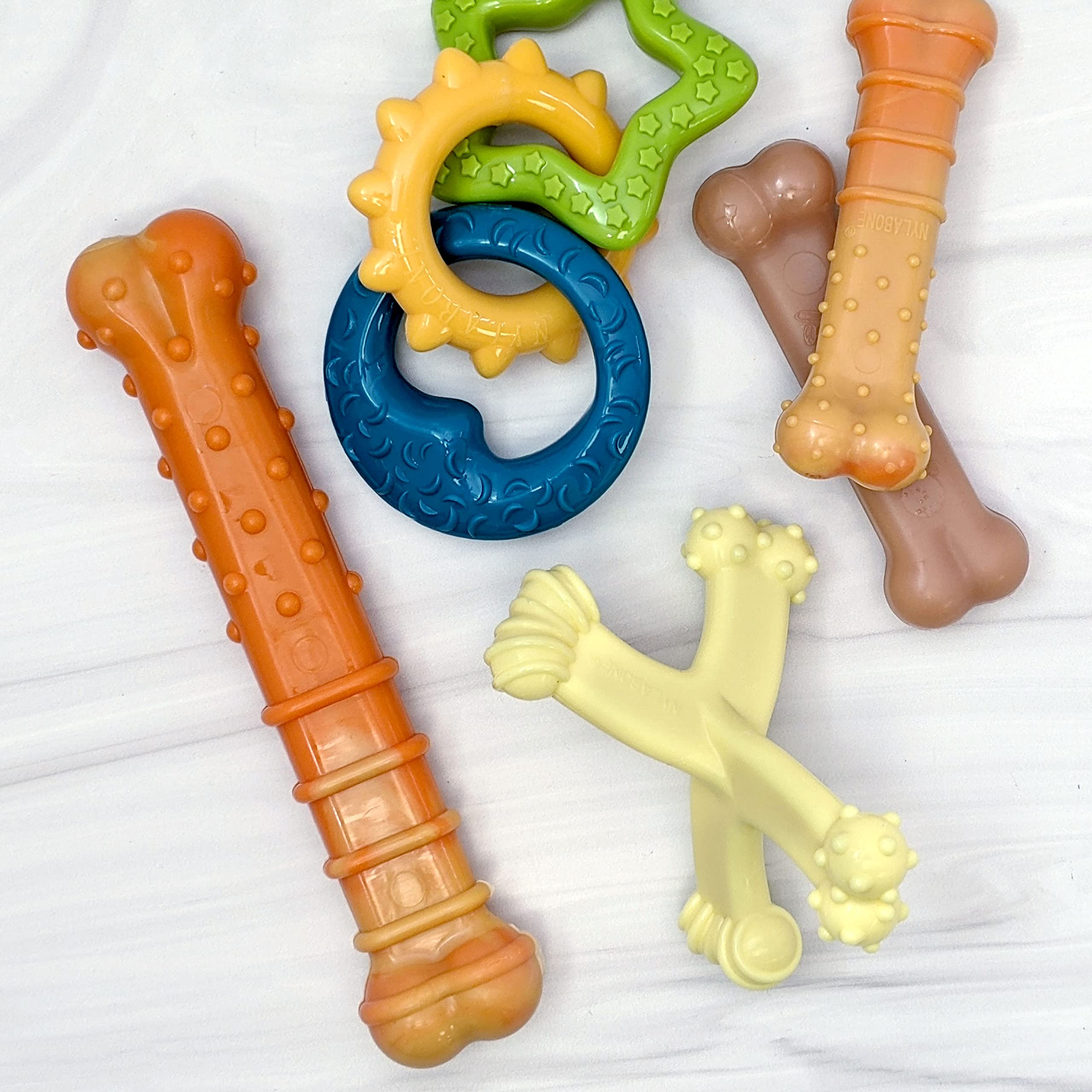 Nylabone Puppy Power Chew Toy - Tough and Durable Puppy Chew Toy for Teething - Puppy Supplies - Beef Broth & Vegetable Flavor, Small (1 Count)