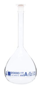 eisco volumetric flask, 2000ml - astm, class a - polypropylene stopper - borosilicate 3.3 glass