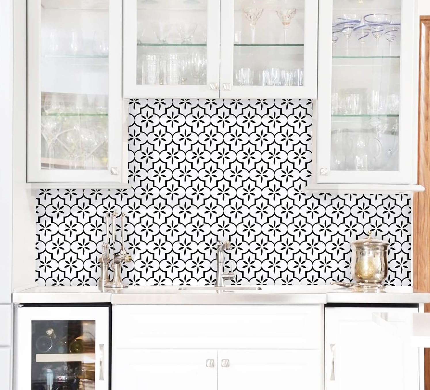 GloryTik Black Contact Paper Trellis Wallpaper White and Black Geometry Pattern Peel and Stick Wallpaper Self-Adhesive Removable Wallpaper White Modern for Cabinet Drawer Lining Wall Decor 17.7"X118"