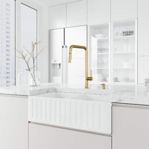 VIGO Parsons 18'' H Single Handle Pull-Down Sprayer Kitchen Faucet Set with Soap Dispenser in Matte Brushed Gold-VG02031MGK2