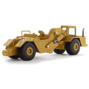 diecast masters 1:64 caterpillar 611 wheel-tractor scraper, play & collect series cat trucks & construction equipment | 1:64 scale model diecast collectible model 85695