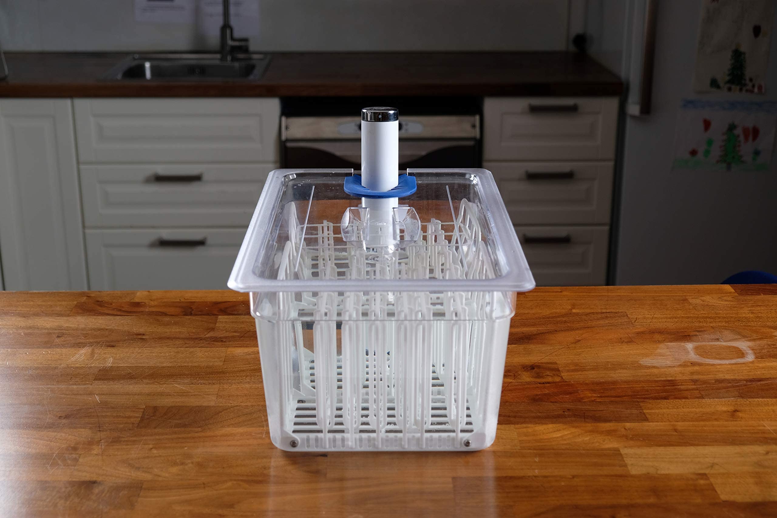 LIPAVI Sous Vide System Model NXC10-UNIR - with C10 Container, N10X Rack and an Universal lid - fits virtually any sous vide machine up to 2.755 inches (70mm) in diameter