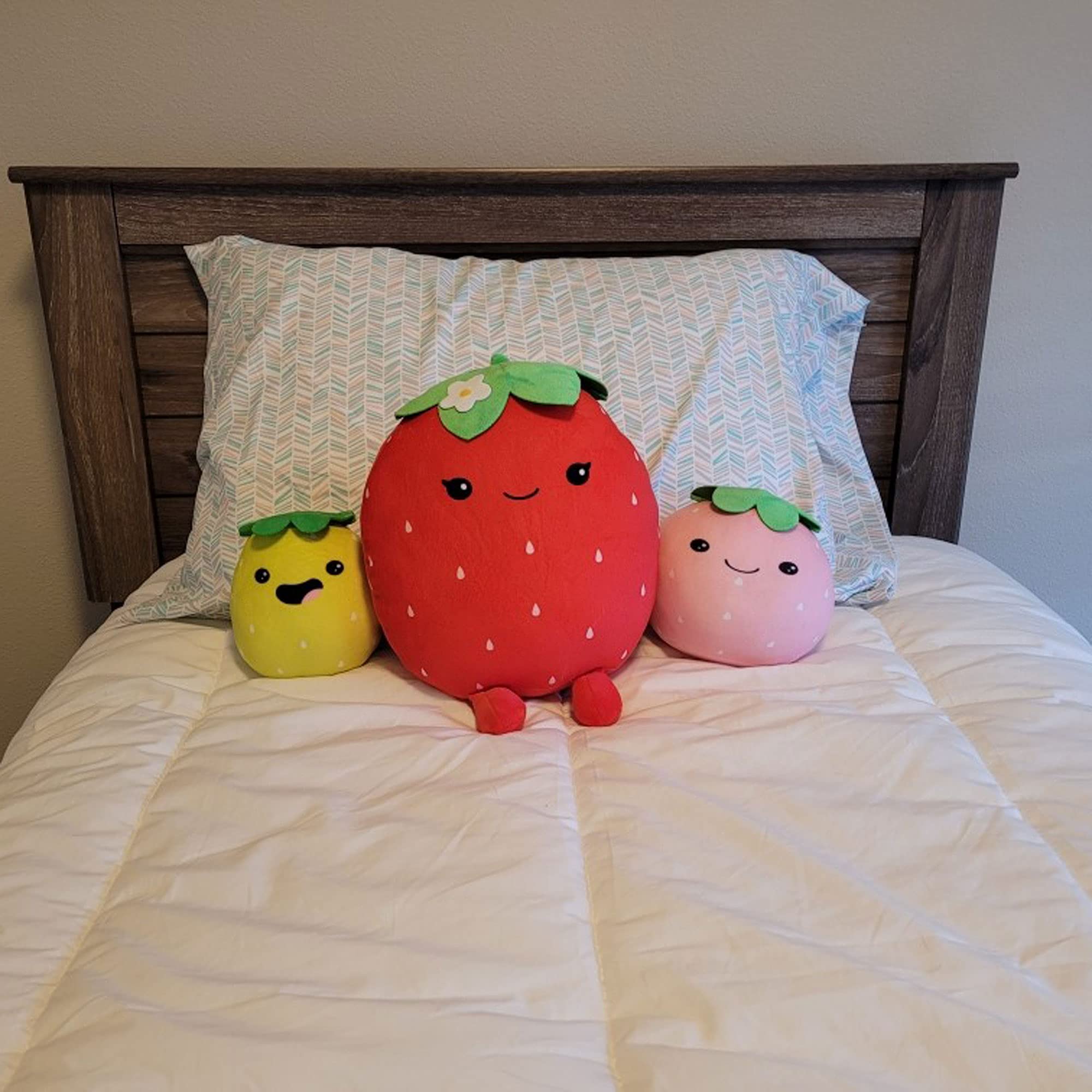 BenBen Strawberry Plush Toy, Set of 3, 12'', 7'' and 6'', Squishy Fruit Stuffed Plushies, Soft Hugging Cushion, Plush Pillow for Girls, Home Decorations, Easter Gifts