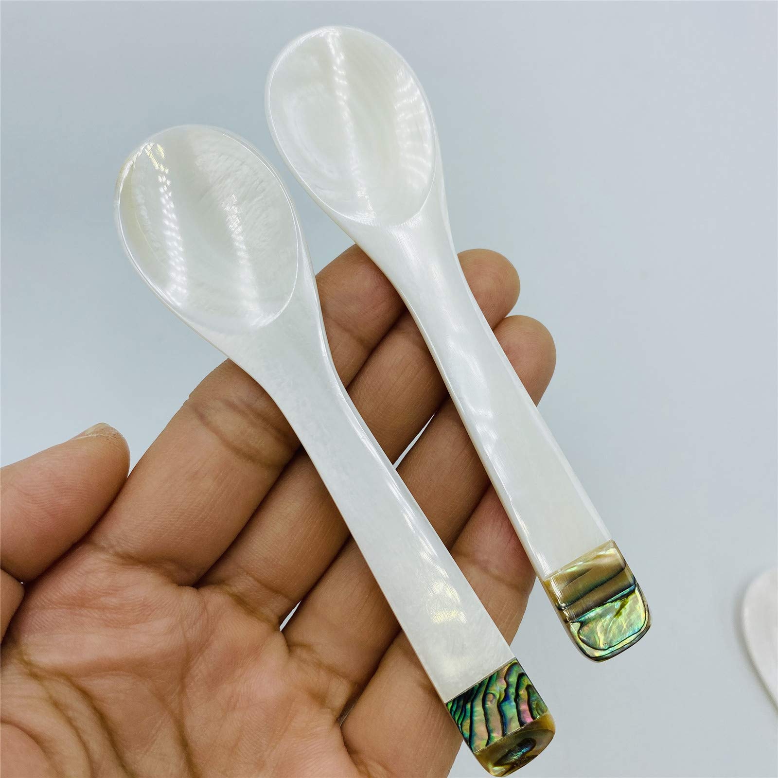 Wenplus 2 Pack 3.94inch Caviar Spoons Handcraft Mother of Pearl MOP Caviar Spoon W Round Handle with One Plastic Storage Box - White, Style B