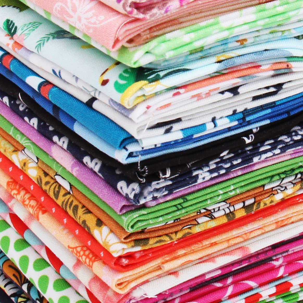 Threadart 30 Fat Quarter Huge Bundle - Mixed Prints 100% Cotton Fabric - Premium 100% Cotton Quilting Fabric - No Duplicates - Full Size Fat Quarters 18"x21"