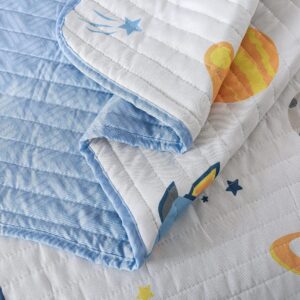 Soul & Lane Space Adventure Quilt Set - Queen Size with 2 Shams, Rocket and Planet Galaxy Themed Bedding, Solar System and Astronaut Design, Outer Space Quilted Bedspread for Kids