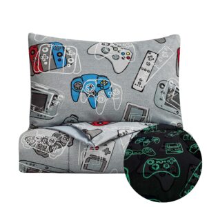 kids rule 2 piece gamer glow in the dark comforter set, game controllers print, blue, grey - twin (gmr2cmfst)