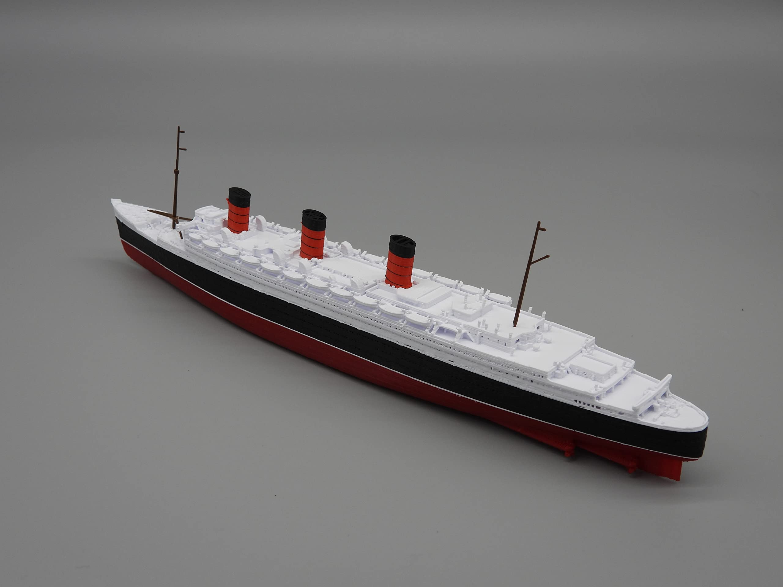 RMS Queen Mary Model 1 Foot in Length (Model)