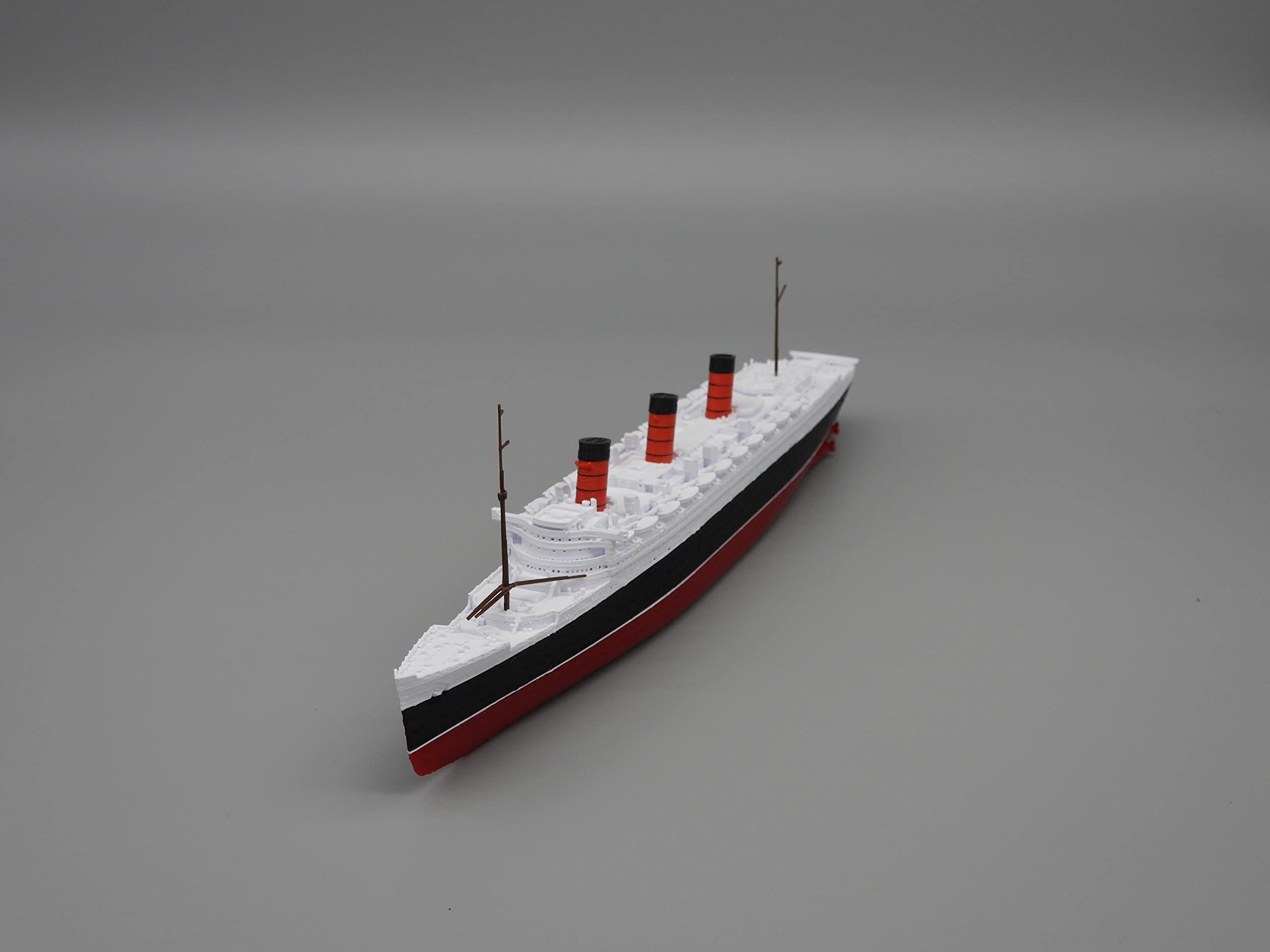 RMS Queen Mary Model 1 Foot in Length (Model)