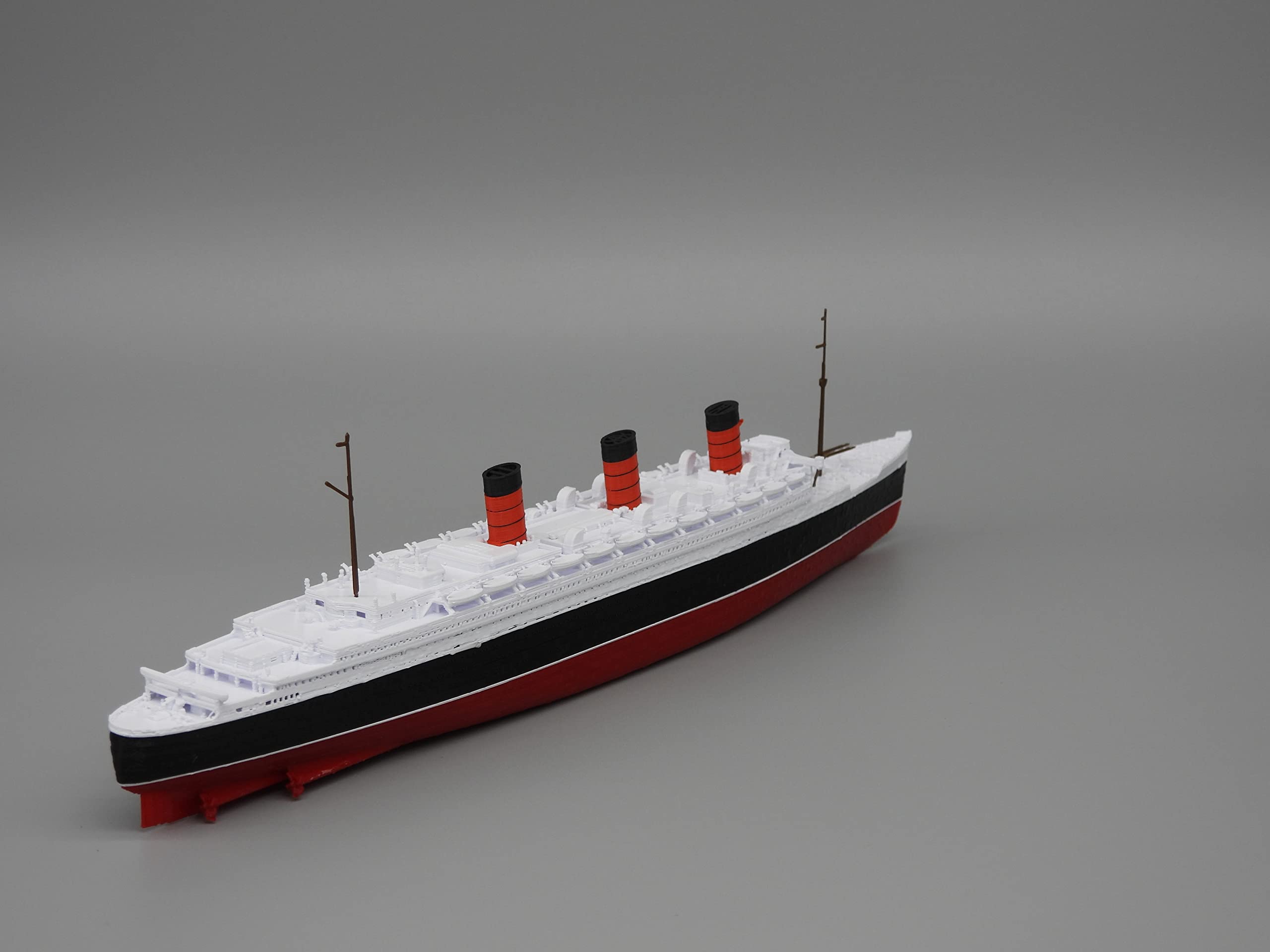 RMS Queen Mary Model 1 Foot in Length (Model)