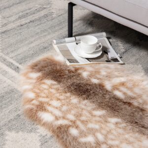 Phantoscope Faux Fur Rug, Fluffy Soft Faux Fox Fur Area Rugs for Bedroom Livingroom Kids Room Decor, Shaggy Fur Rugs Anti-Skid, Beige, 2 x 6 Feet