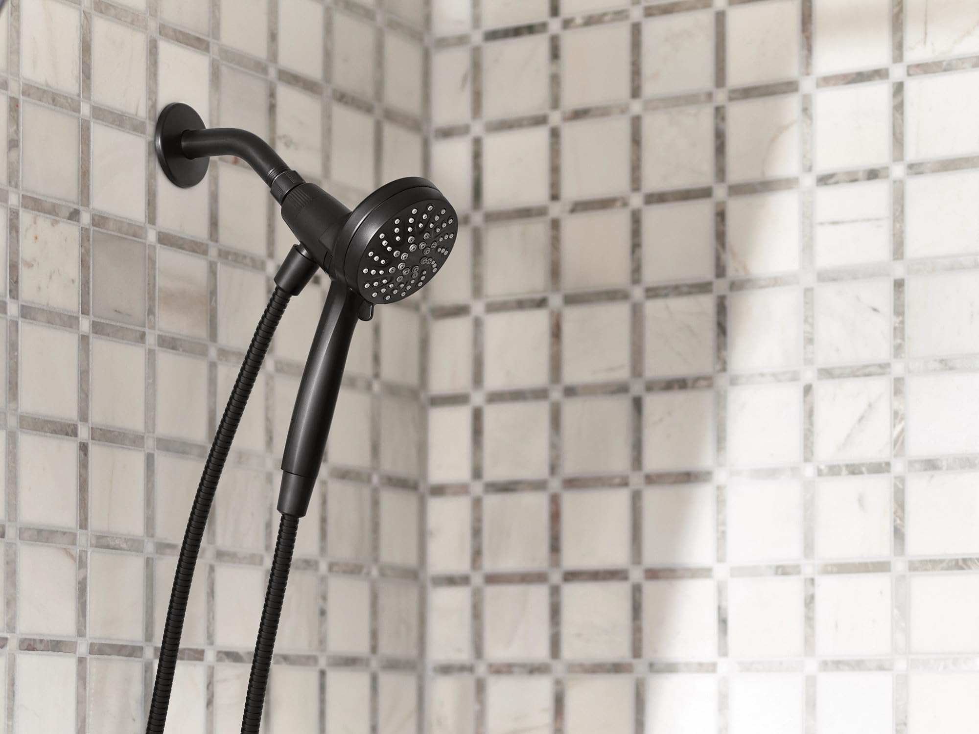 Moen Engage Magnetix Matte Black 3.5-Inch Six-Function Detachable Handheld Showerhead with Magnetic Docking System, 26100BL