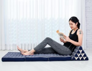 leewadee - comfortable japanese floor mattress - thai floor bed with triangle cushion - futon mattress - thai massage mat, 67 x 21 inches, blue white, kapok filling