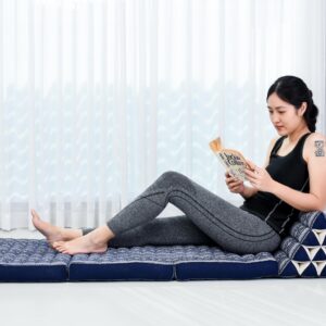 Leewadee - Comfortable Japanese Floor Mattress - Thai Floor Bed with Triangle Cushion - Futon Mattress - Thai Massage Mat, 67 x 21 inches, Blue White, Kapok Filling