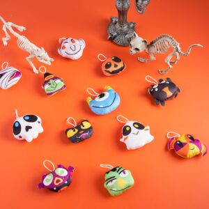 JOYIN 12 pcs Halloween Mini Plush Toy in Blind Bags, Halloween Mystery Toy Surprise Bag, Plush Toy Assortments for Kids Halloween Party Favors, Trick or Treat Gift Exchange, Halloween Goodie Fillers