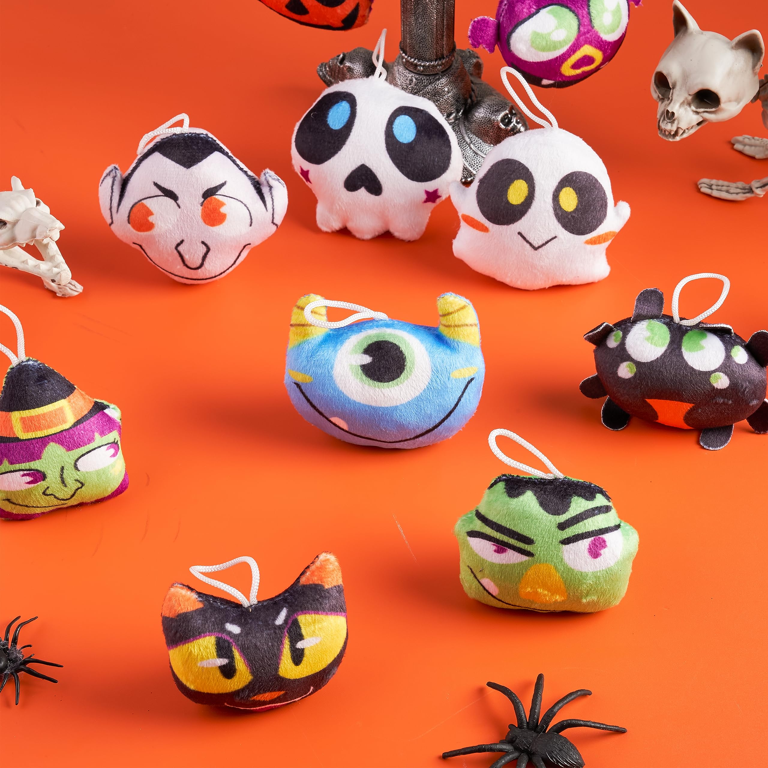 JOYIN 12 pcs Halloween Mini Plush Toy in Blind Bags, Halloween Mystery Toy Surprise Bag, Plush Toy Assortments for Kids Halloween Party Favors, Trick or Treat Gift Exchange, Halloween Goodie Fillers