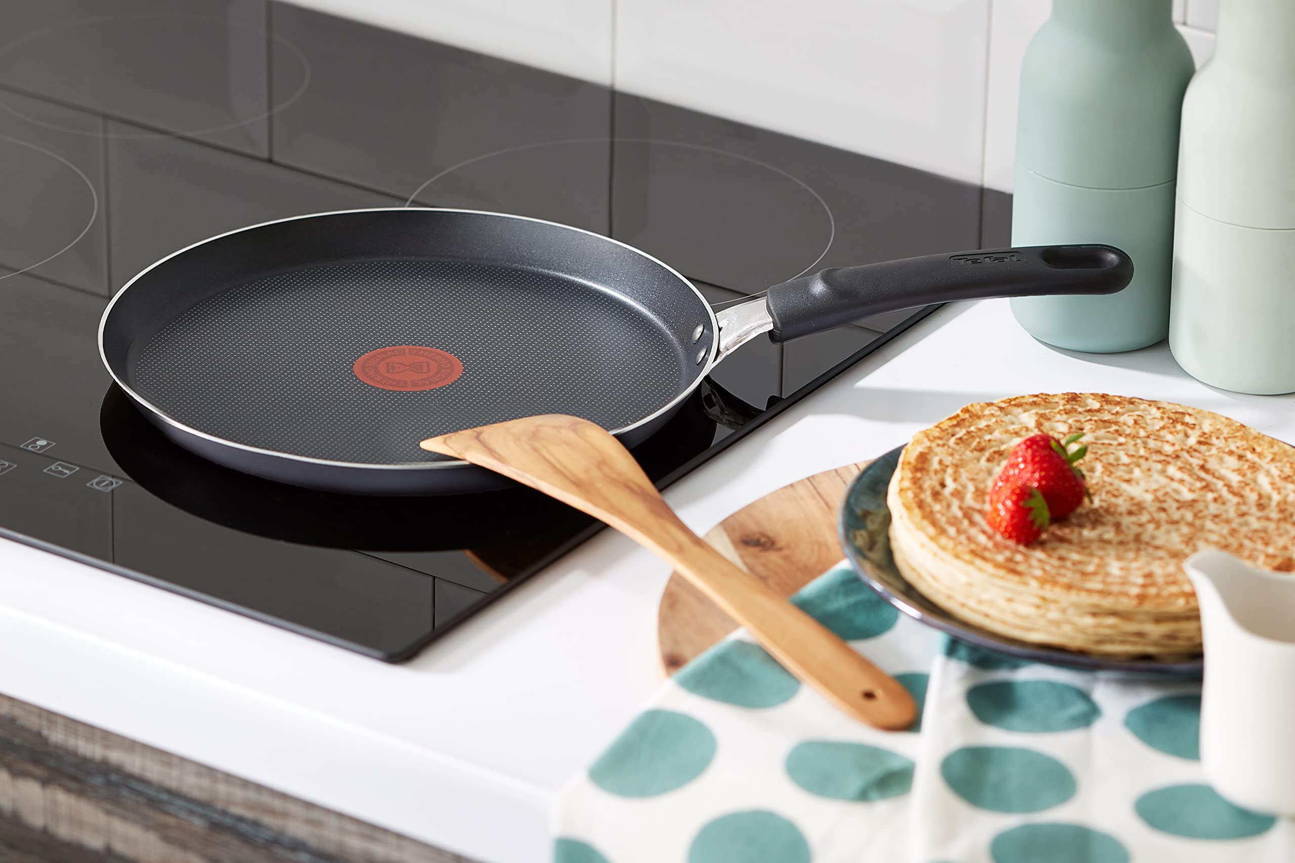 Tefal B55509 Easy Cook and Clean Crepe Pan 25 cm | Non-Stick Coating | Safe | Thermal Signal | Stable Base | Ideal Shape | Healthy Cooking | Black