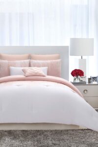 vince camuto - full/queen duvet and sham set - abstract brushstroke pattern - lyon collection - blush/white