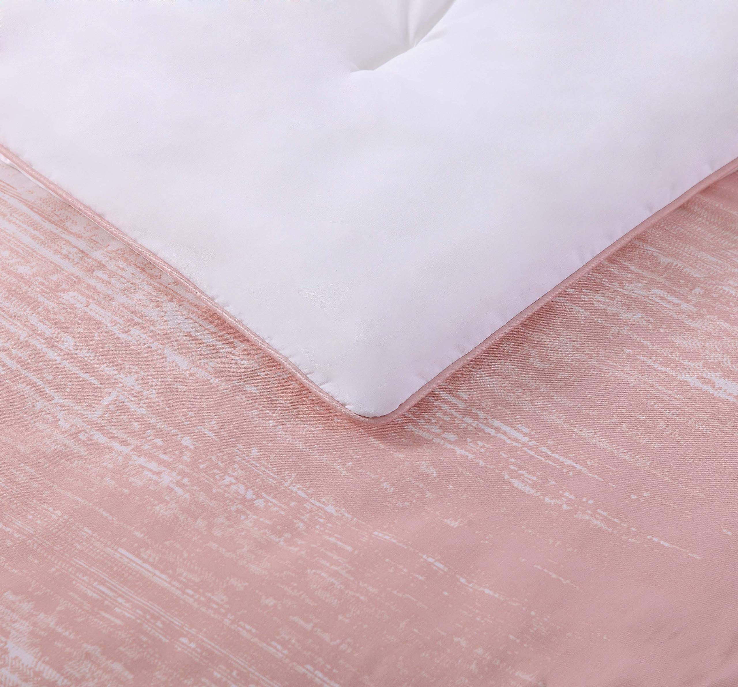 Vince Camuto - Full/Queen Duvet and Sham Set - Abstract Brushstroke Pattern - Lyon Collection - Blush/White