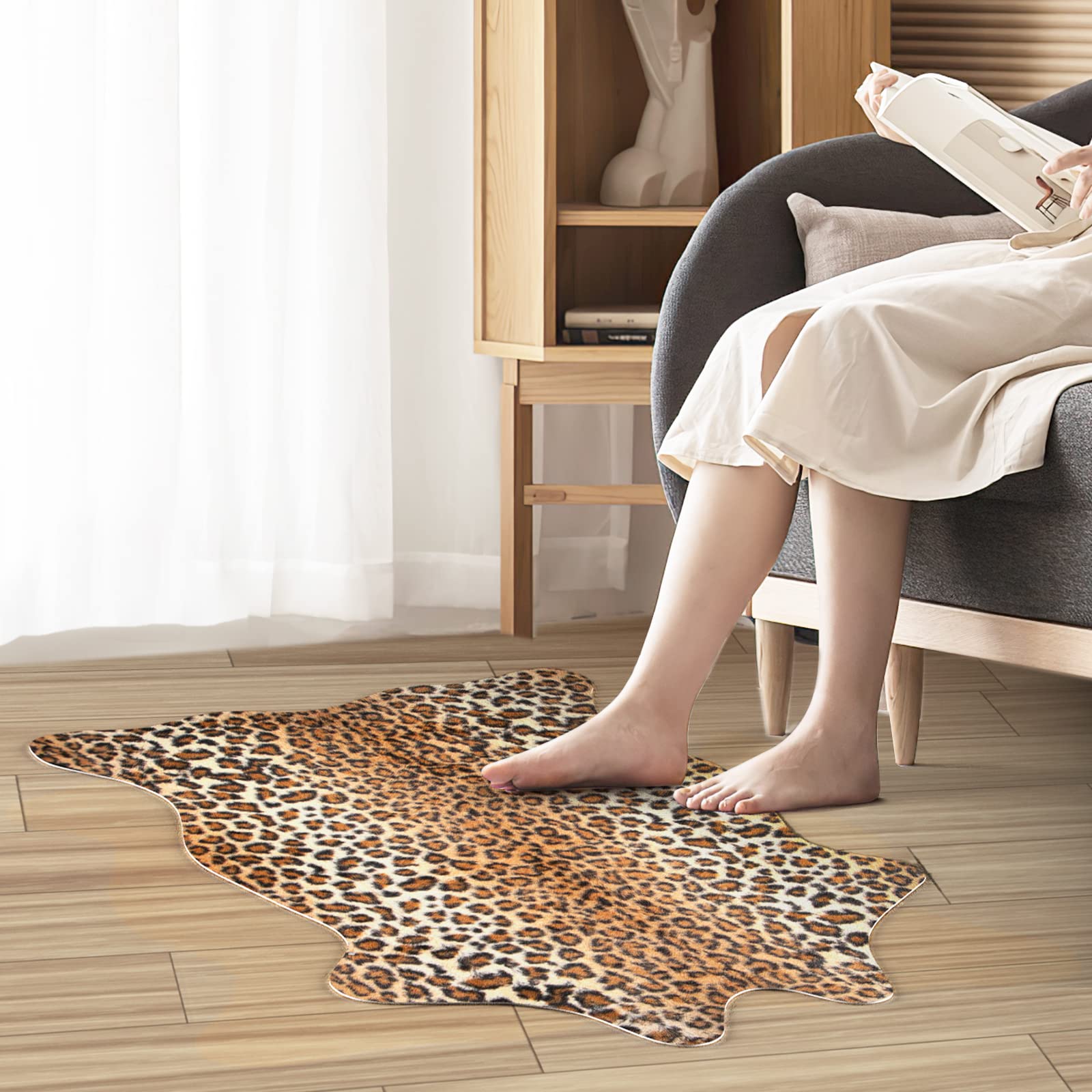 MACEVIA Leopard Rug Cheetah Print Rug Area Carpet Cute Western Decor Animal Skin Rugs for Living Room Bedroom Non-Slip 43.3" L x 29.5" W(3.6ft x 2.4ft)