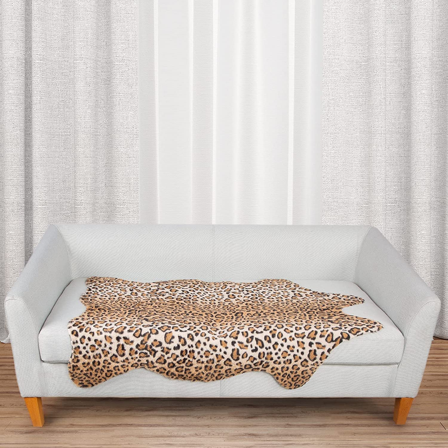 MACEVIA Leopard Rug Cheetah Print Rug Area Carpet Cute Western Decor Animal Skin Rugs for Living Room Bedroom Non-Slip 43.3" L x 29.5" W(3.6ft x 2.4ft)