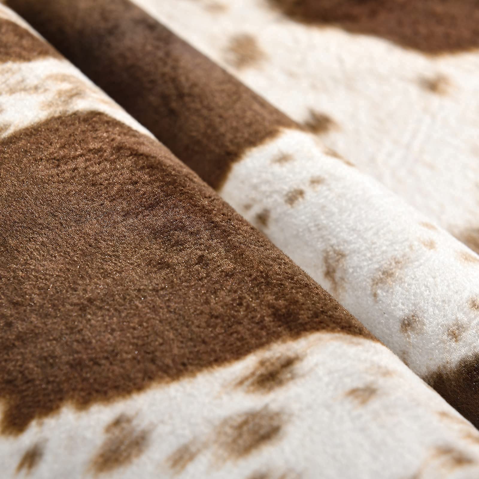 Foxmas Faux Cowhide Rug Cow Print Rugs for Bedroom Living Room, Western Home Decor Cow Hide Animal Rug, Cow Print Western Rugs, Faux Fur Fabric Rug Animal Print Carpet, 2.3x3.6 Feet