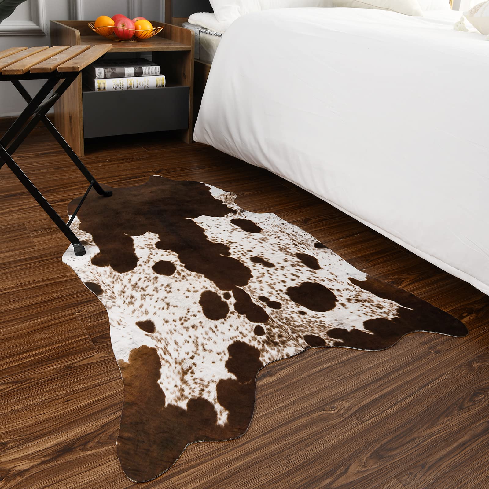 Foxmas Faux Cowhide Rug Cow Print Rugs for Bedroom Living Room, Western Home Decor Cow Hide Animal Rug, Cow Print Western Rugs, Faux Fur Fabric Rug Animal Print Carpet, 2.3x3.6 Feet