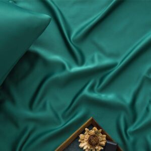 iyoimono King Size Duvet Cover Set Dark Green Silky Satin Quilt Comforter Cover Reversible Silk Like Summer Bedding Set (1 Duvet Cover 264cmX230cm + 2 Pillow Shams 50cmX92cm) with Zipper Closure