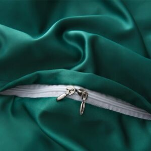 iyoimono King Size Duvet Cover Set Dark Green Silky Satin Quilt Comforter Cover Reversible Silk Like Summer Bedding Set (1 Duvet Cover 264cmX230cm + 2 Pillow Shams 50cmX92cm) with Zipper Closure