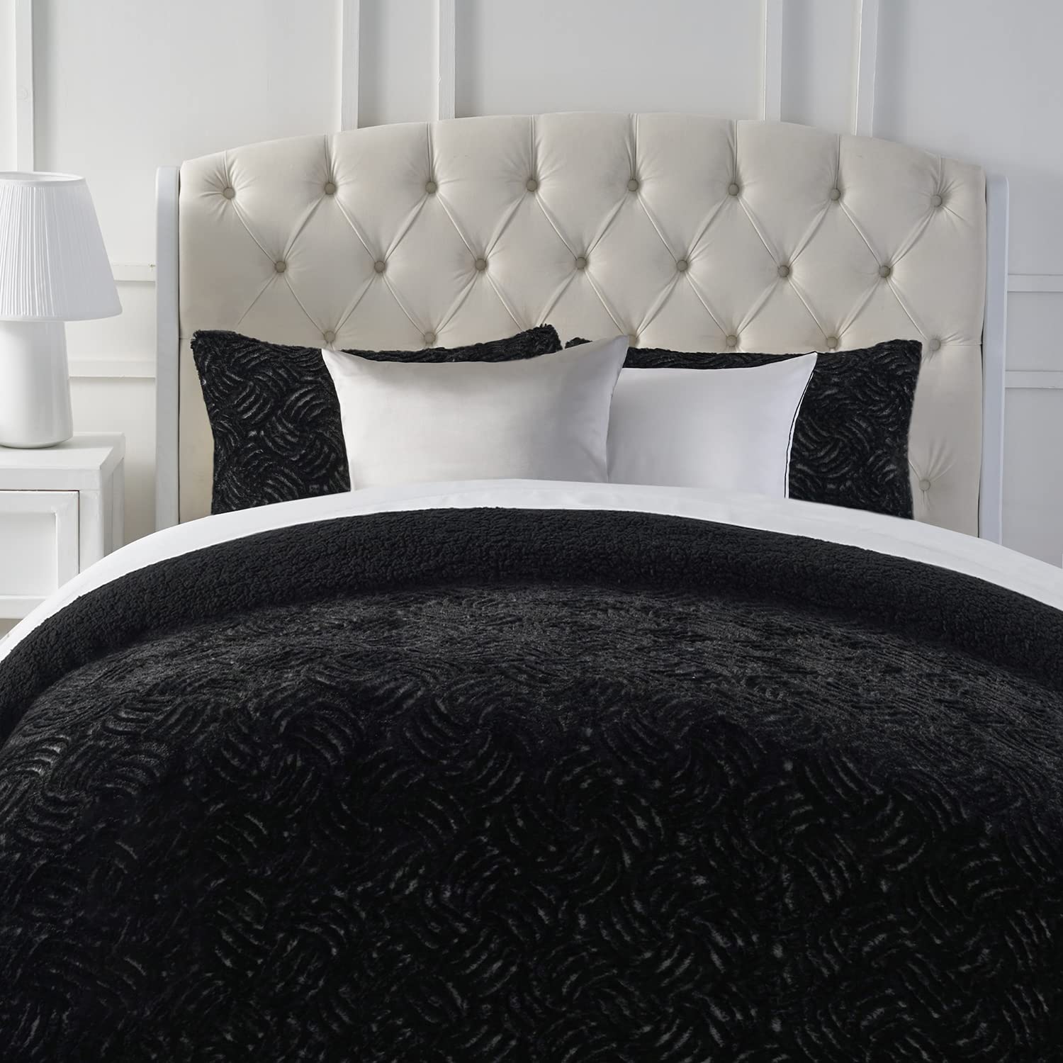 Mellanni Duvet Cover Set - Soft Double Brushed Microfiber Bedding - Button Closure & Corner Ties - Warm & Soft Faux Fur (Queen, Black)